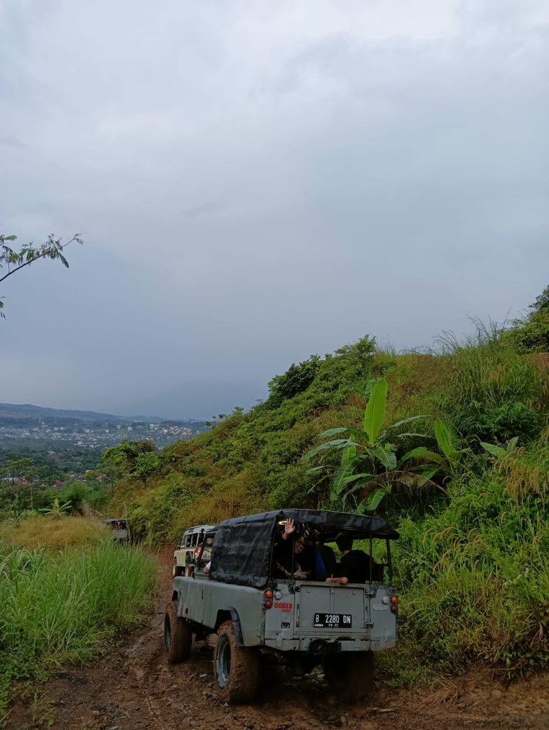 Trekking di Sentul Bogor ini ada Harga Paket Rute Hiking Tracking