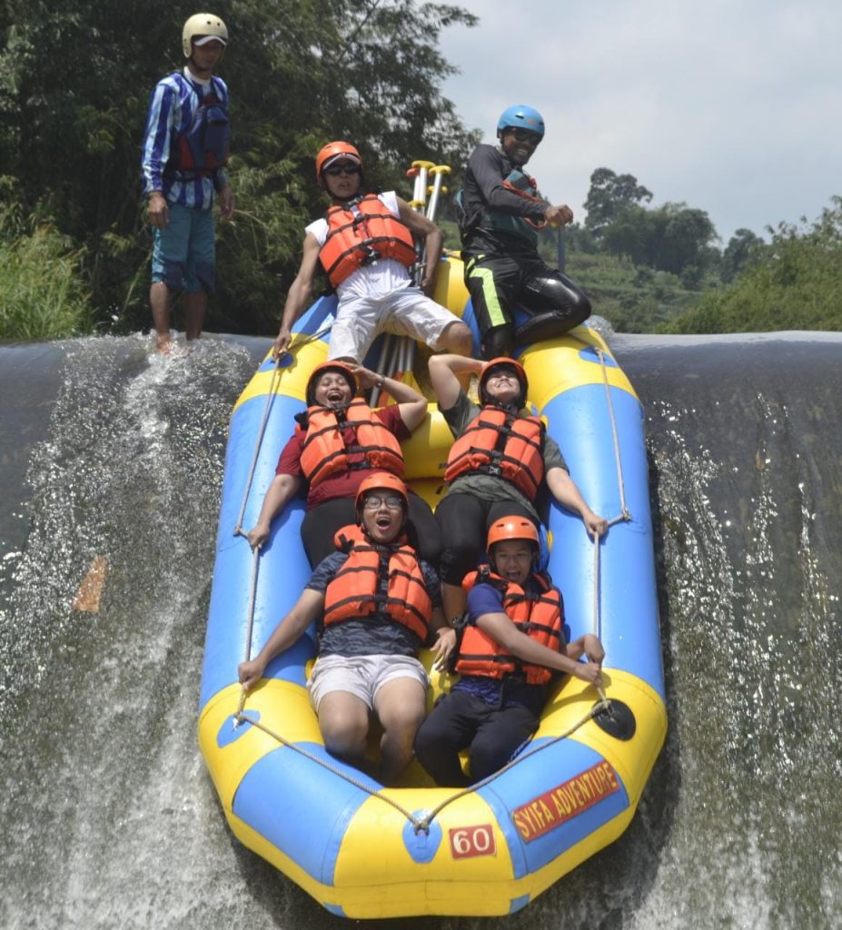 Trekking di Sentul Bogor ini ada Harga Paket Rute Hiking Tracking